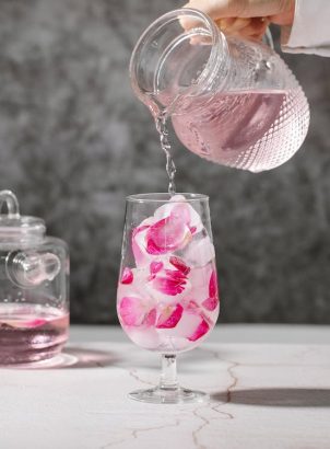 DIY rosewater recipe - Secretita