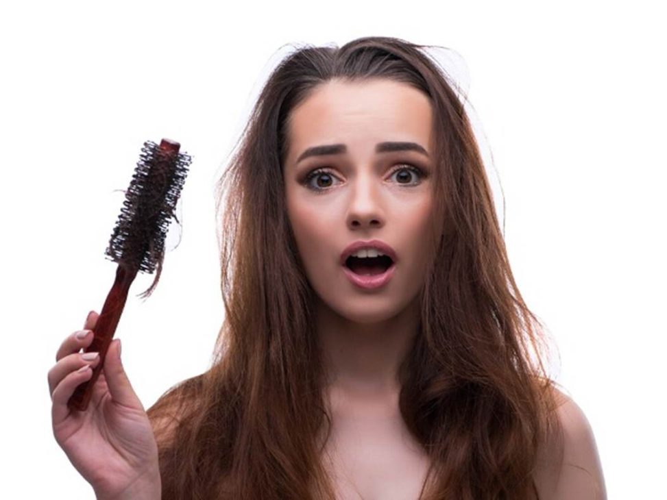 How many hair strands is normal to shed daily? - Secretita
