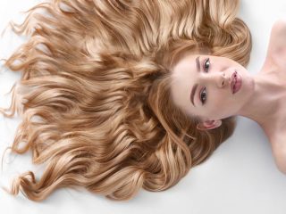 How many hair strands is normal to shed daily? - Secretita